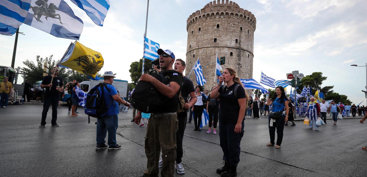 Δημοσθένης Παπαδάτος-Αναγνωστόπουλος: Πλατεία και κερκίδα, Μητρόπολη ...